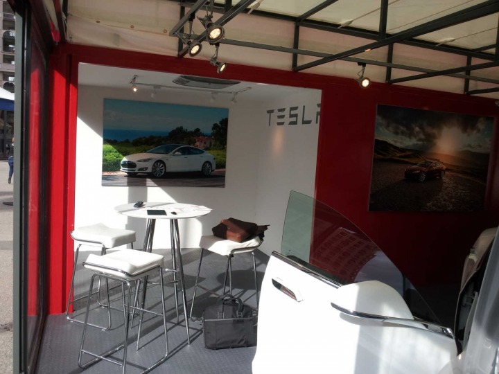 Pop-up Showrooms Tesla